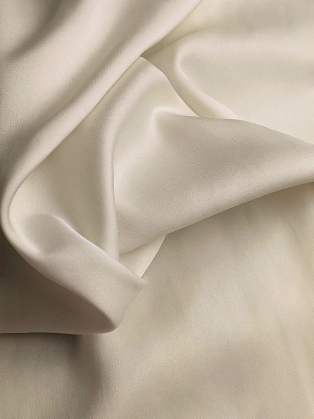 What is polyester? Material Guide, Ethics and Sustainability