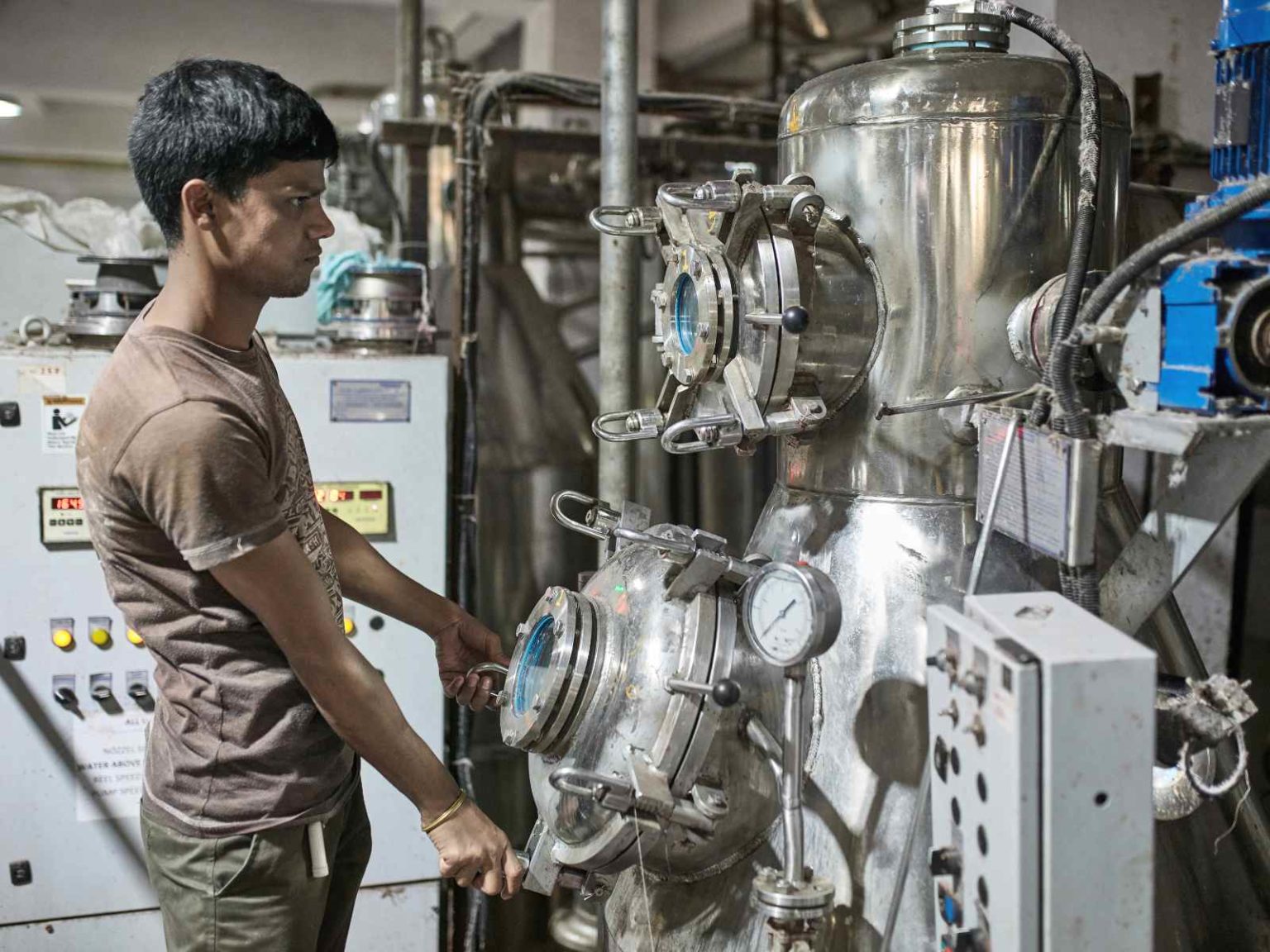 Textile Dyes Pollution: The Truth About Fashion's Toxic Colours - Good ...